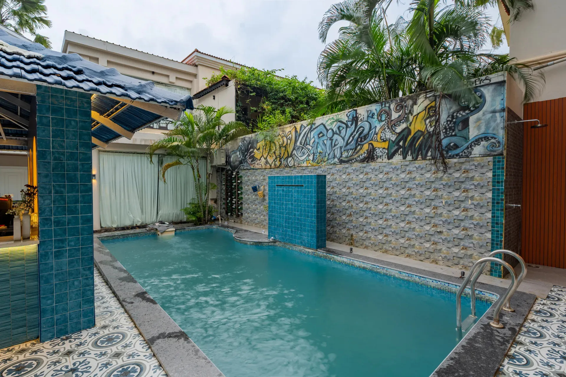 Emperor Ozran - Superior With Pool and Bar in Vagator, Goa