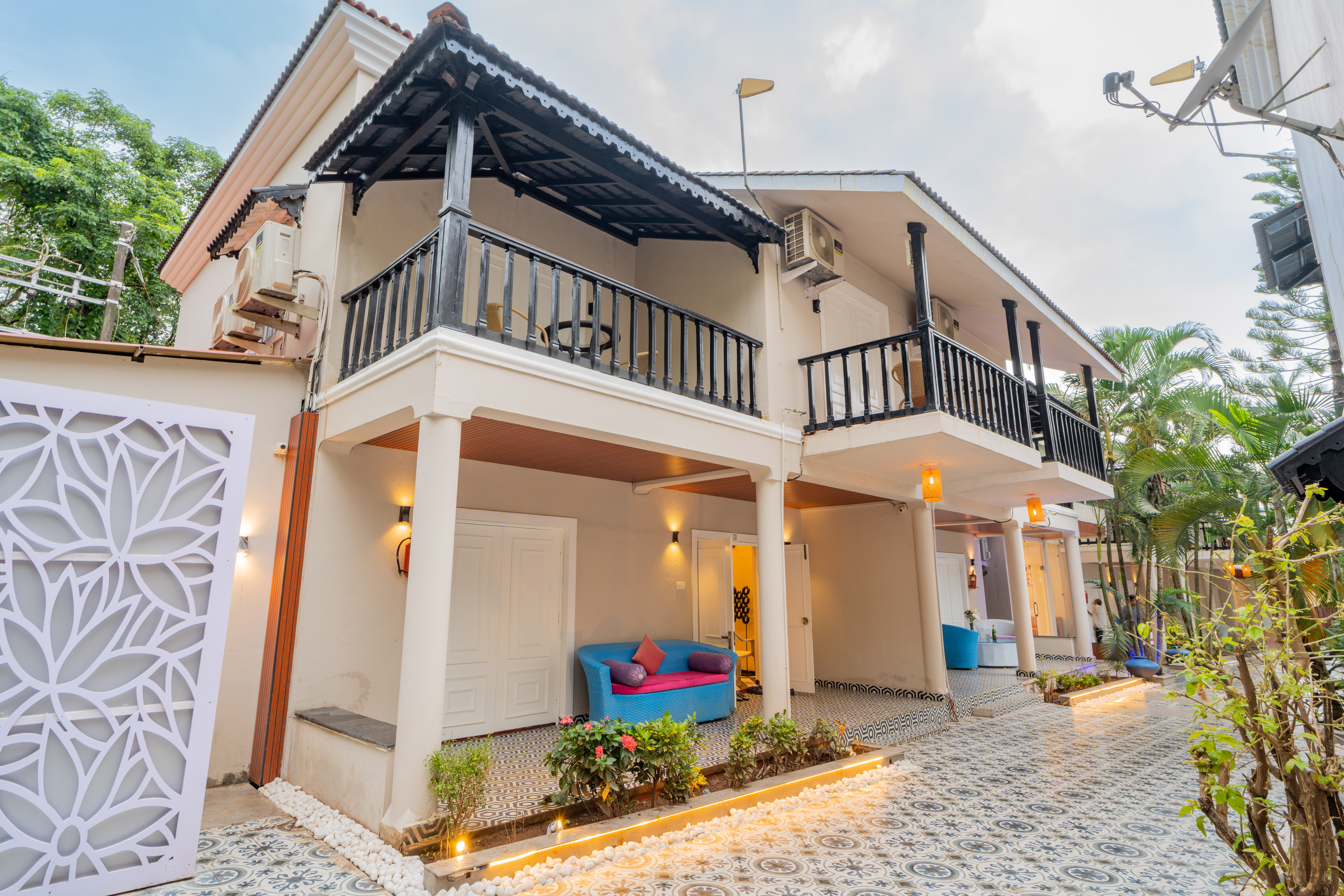 Emperor Ozran Elite Room With A Balcony & A Bathtub | Premium Retreat ...