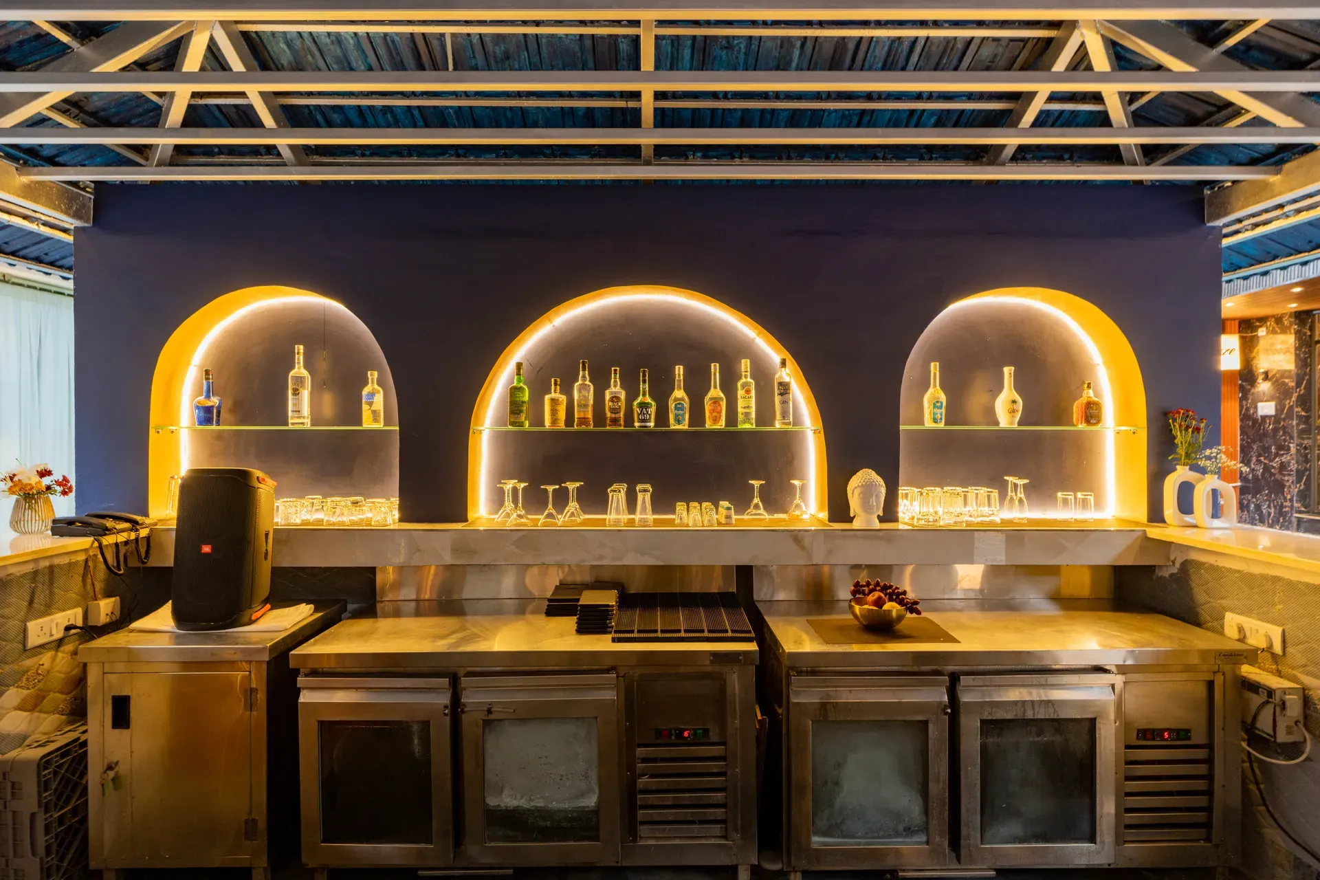 Emperor Ozran | Suite With Common Pool, Restaurant & Bar